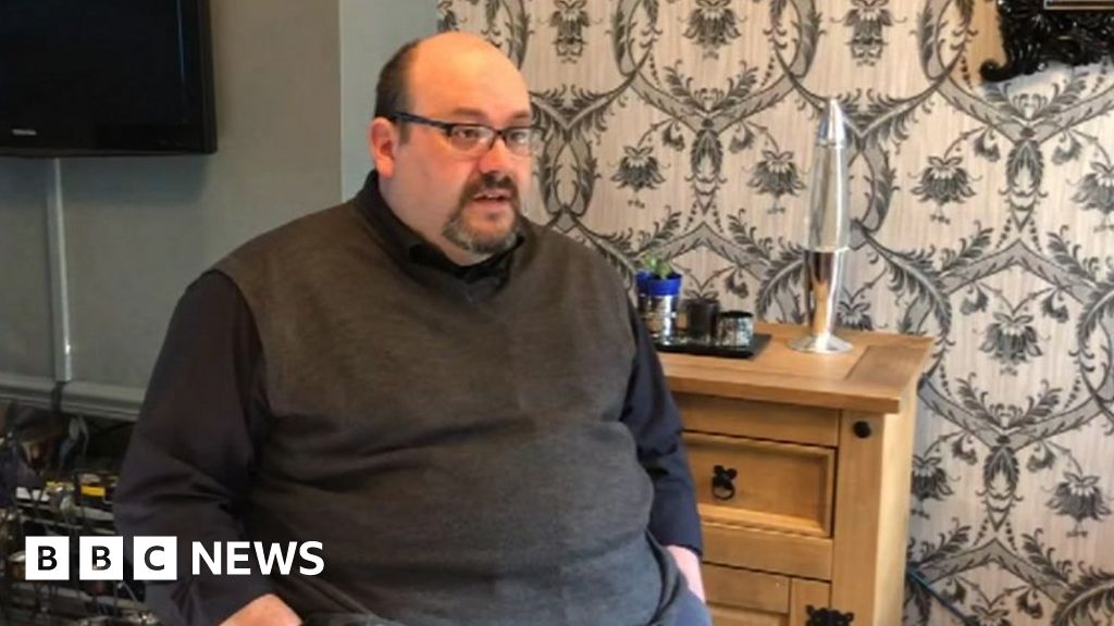 7/7 survivor Daniel Biddle's anger over job hopes - BBC News