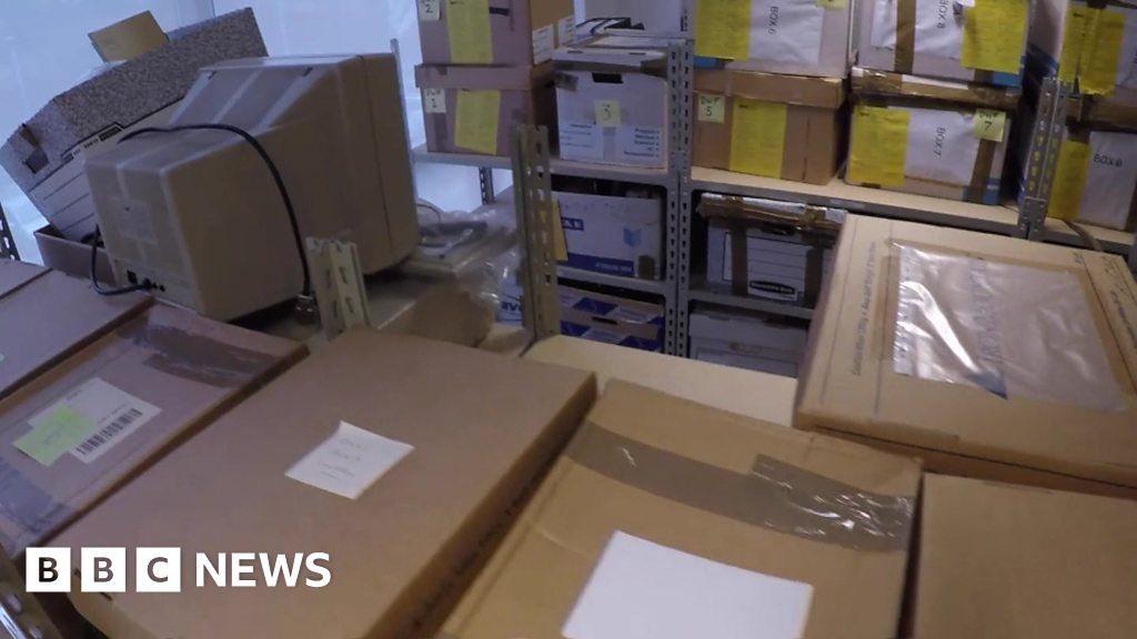 Hillsborough inquests: Inside the evidence room - BBC News