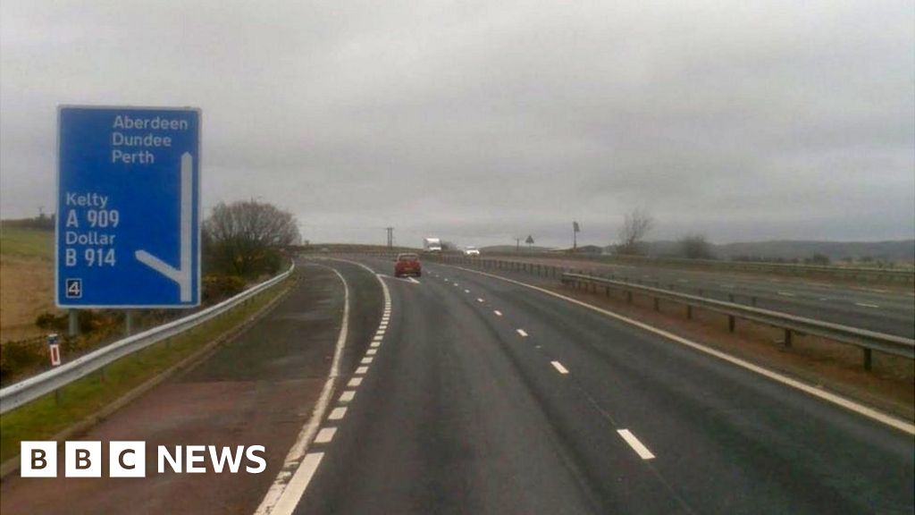Bid to trace two men who walked away from fatal M90 crash