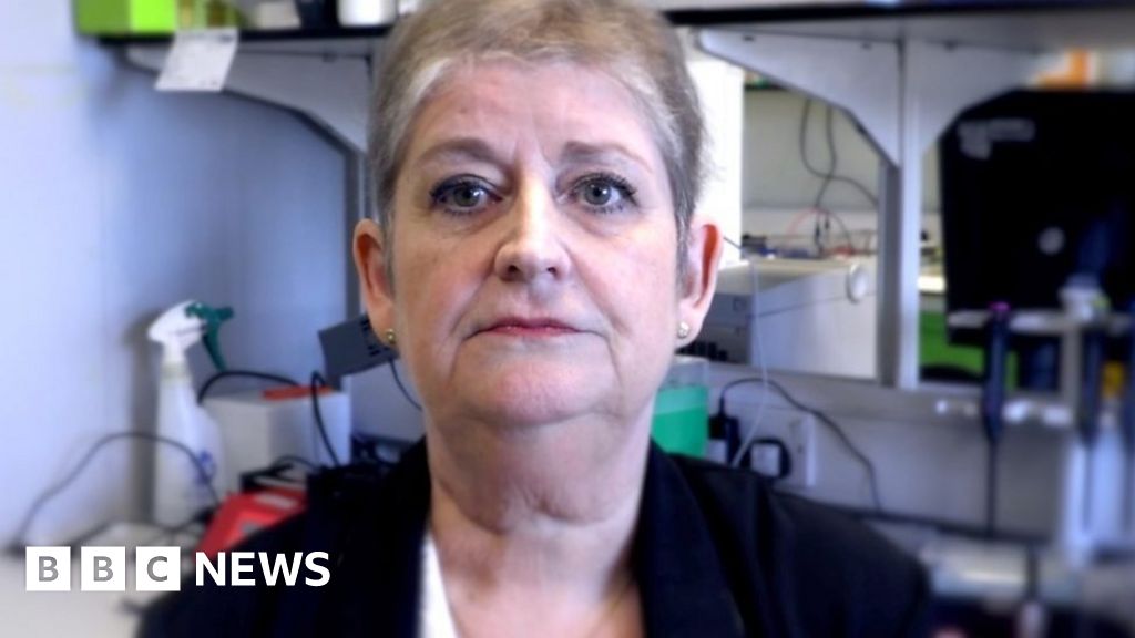 Cancer operation filmed to raise awareness of cancer funding - BBC News