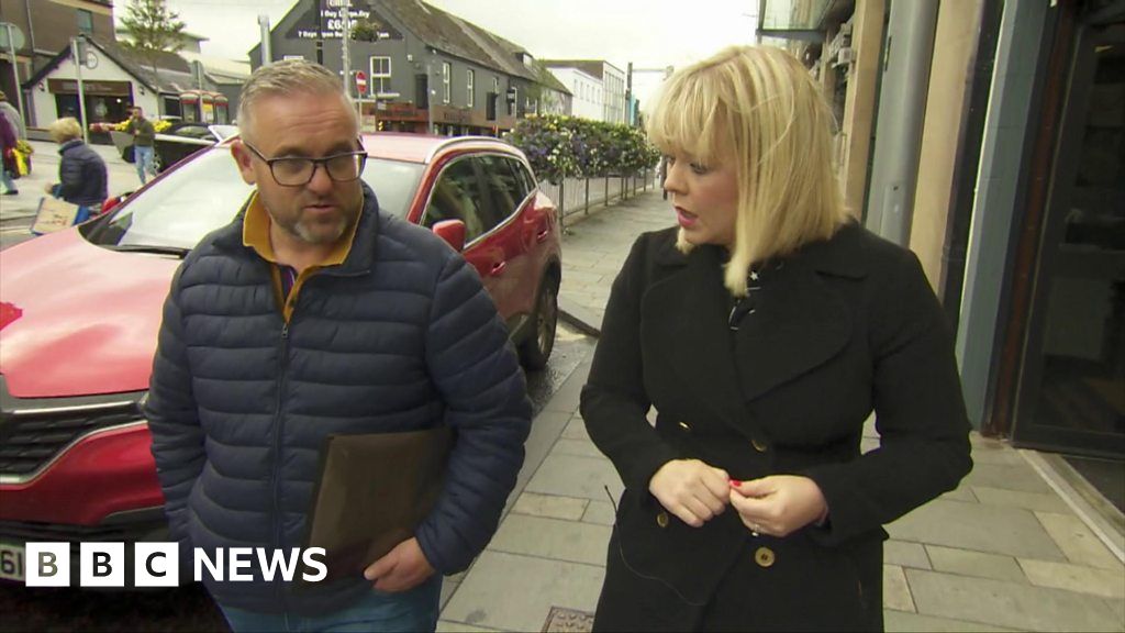 Wrightbus: Ex-worker Mervyn Wilkinson begins job search - BBC News