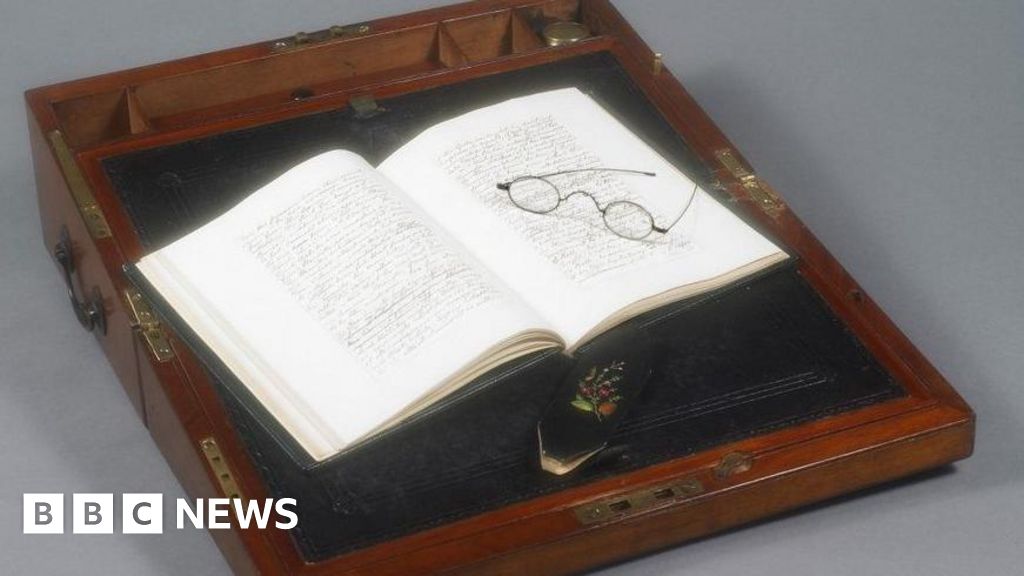 Jane Austen's writing desk to return to Southampton for anniversary ...
