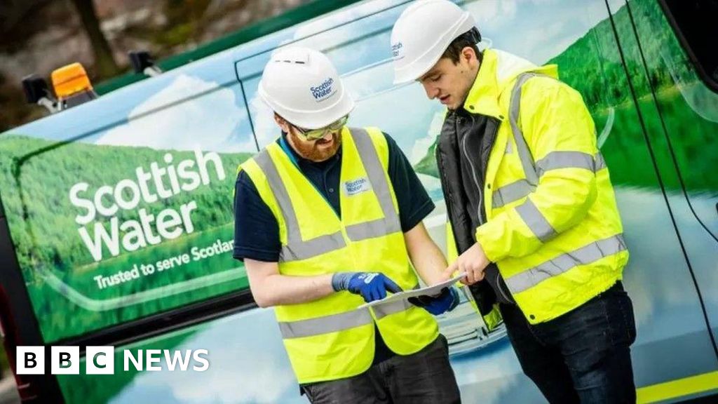 Hundreds of Scottish Water workers to strike over pay - BBC News