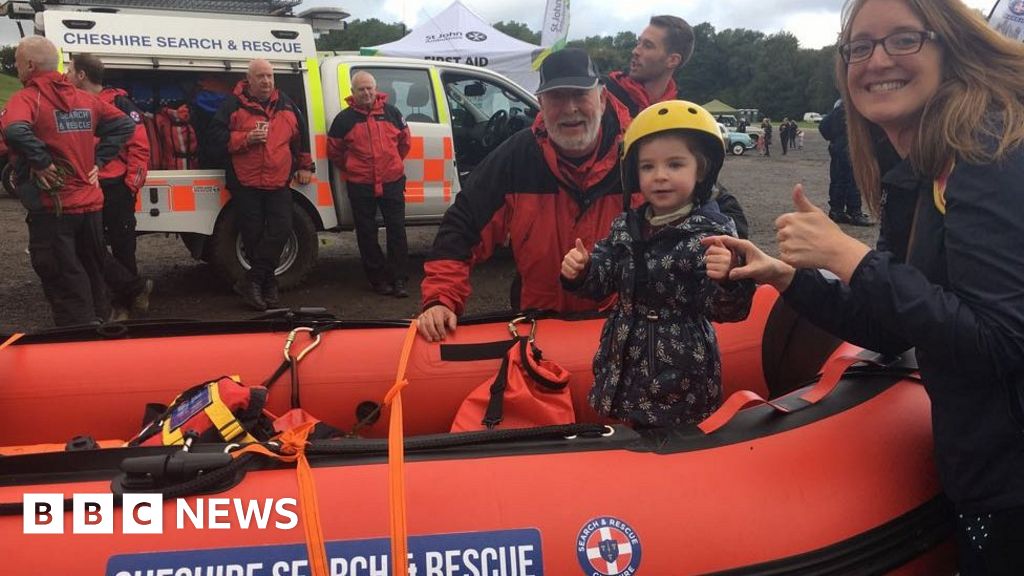 First '999 Day' honours emergency services across UK - BBC News
