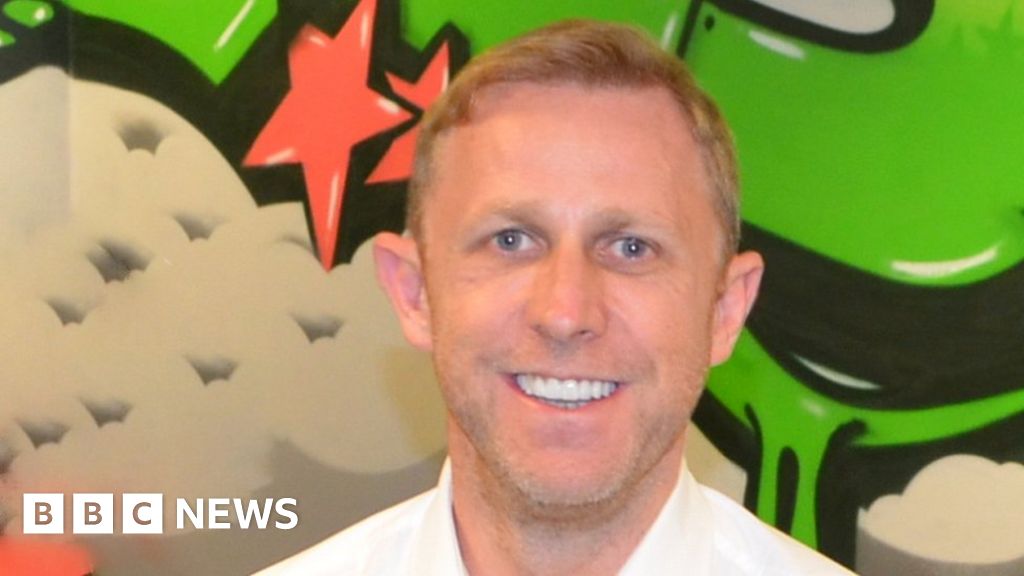 The takeaway worker who set up a fast-growing IT firm - BBC News