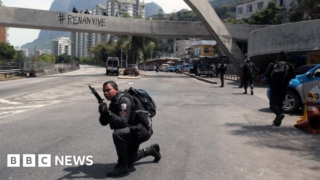 Rio police shoot dead Spanish tourist on favela tour - BBC News