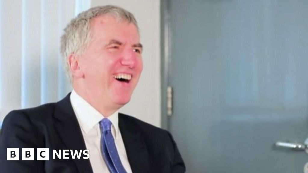 Milk price poser for election hopeful - BBC News