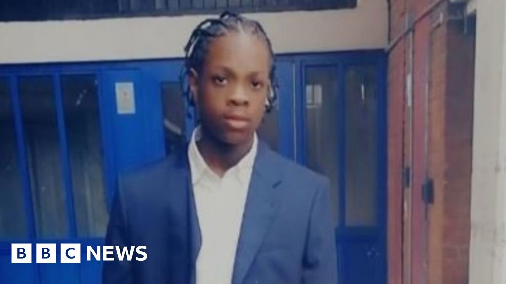 Tottenham shooting: Three more men charged with murder - BBC News