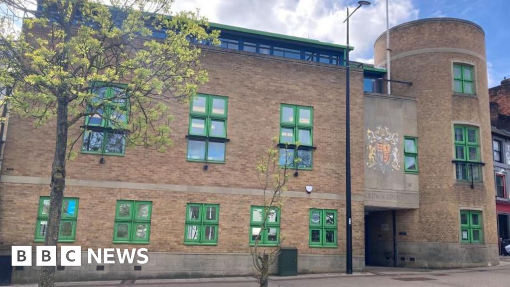 Houghton Regis man shook and killed new partner's baby, jury told