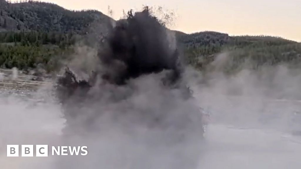 Watch: Slurry of mud and hot water erupts from Yellowstone pool - BBC News