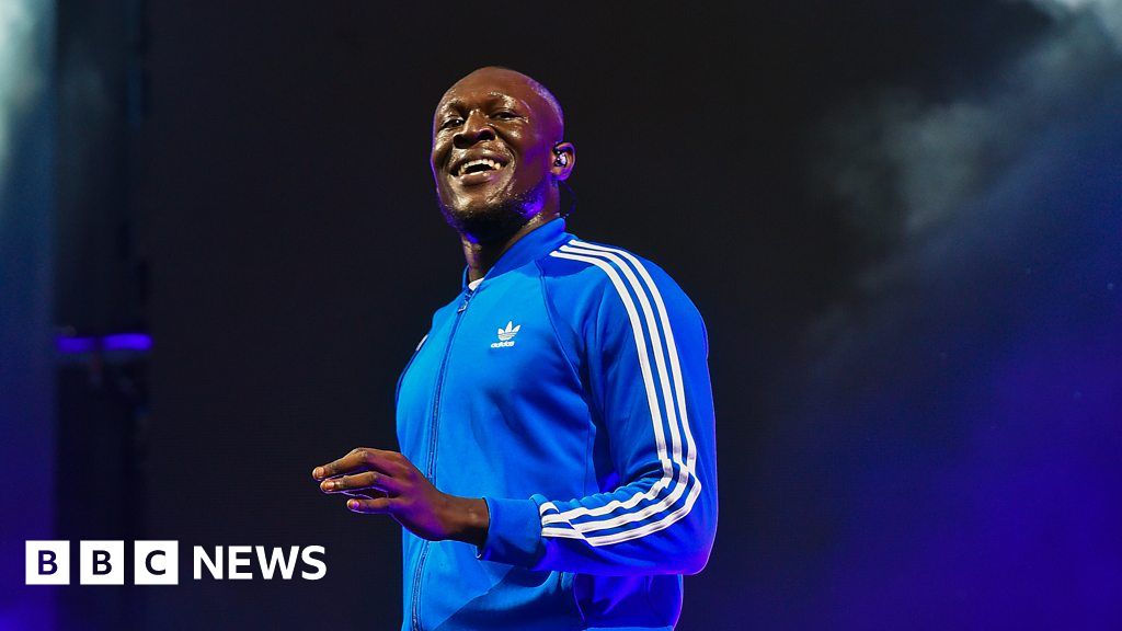 Highlights of Stormzy's set at Glastonbury 2017 - BBC News