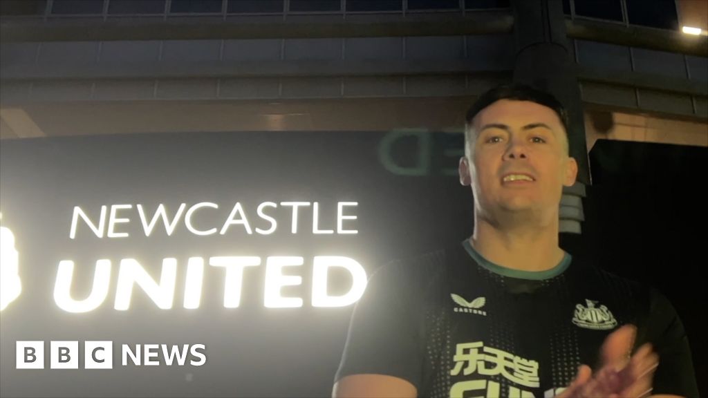 Newcastle Makina MC Tazo writes rhyme for Wembley final - BBC News