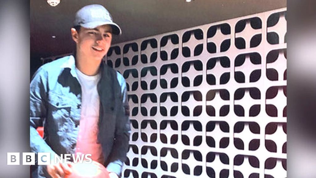 Harry Baker murder case: Accused 'having sex' at time of killing - BBC News