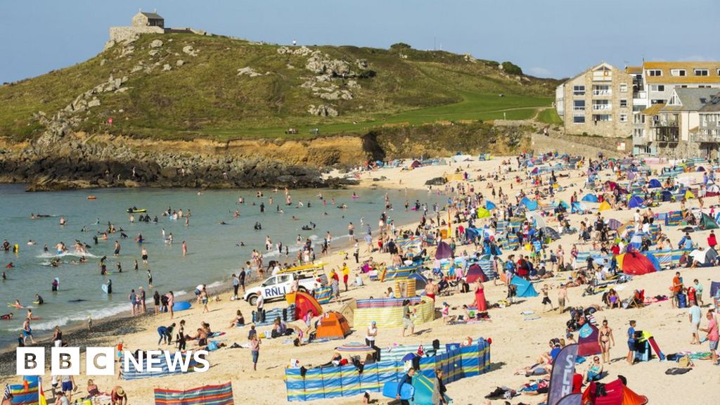 Cornwall needs 'triple effort' to combat Covid-19 spike - BBC News