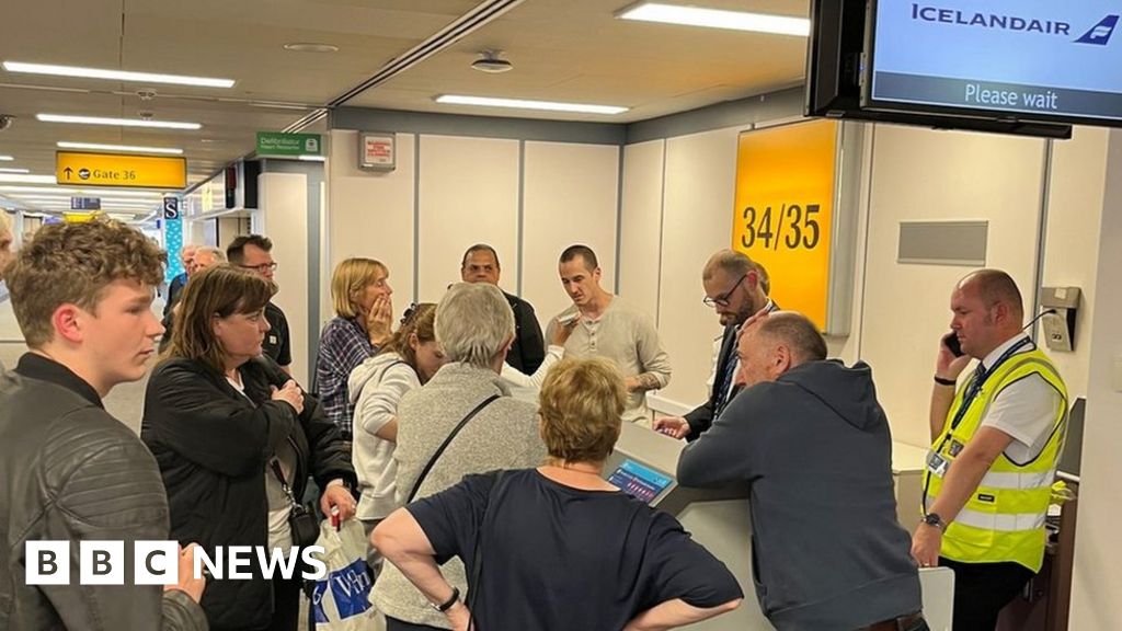Passengers' despair after 35-hour flight delay