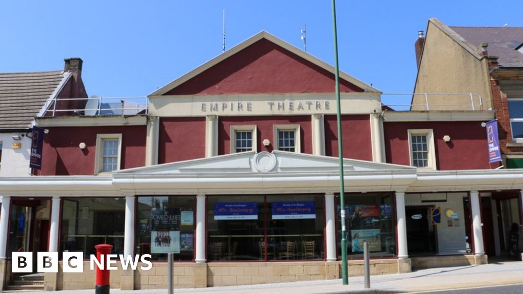 Consett's Empire Theatre and cinema shuts for £500k revamp - BBC News