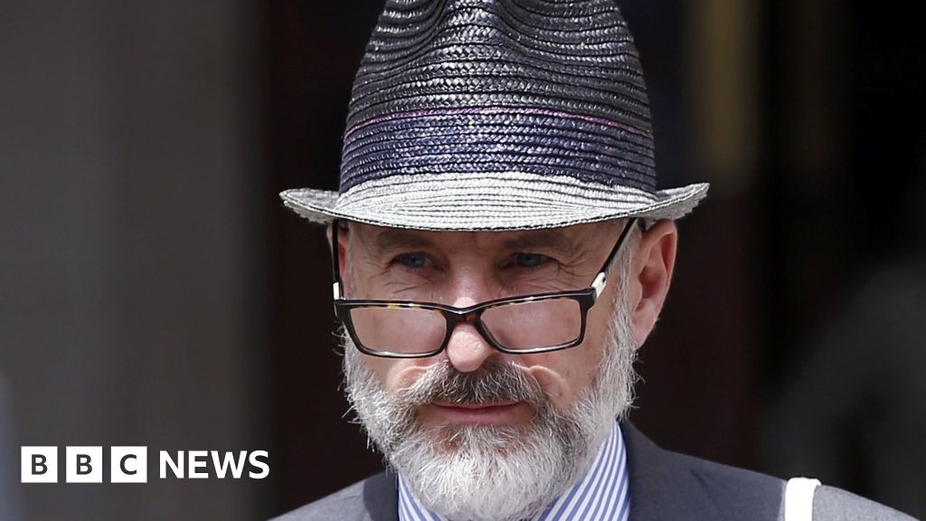 Suspended Labour donor Michael Foster 'victim of purge' - BBC News