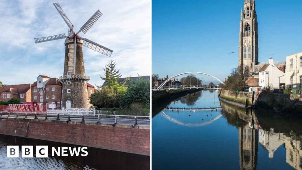 Queen's Platinum Jubilee: Boston to bid for city status - BBC News