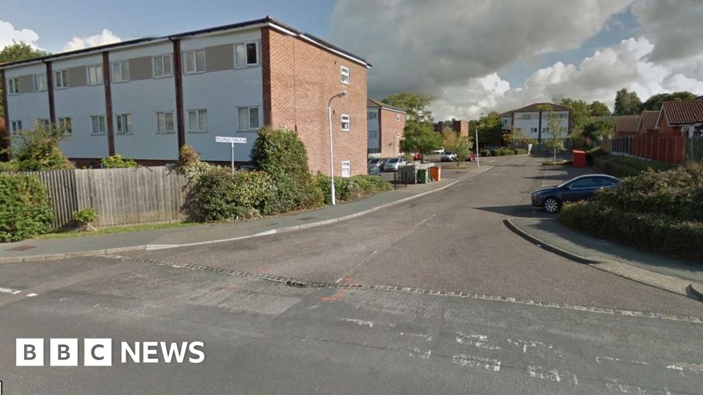 Man questioned over Pitsea stairwell murder - BBC News
