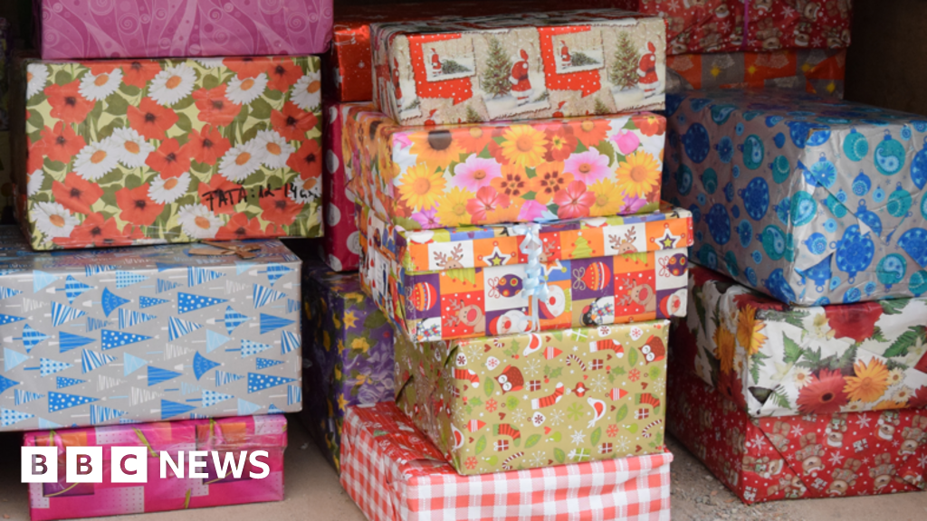 Wolves Foundation: Children get presents after shoebox appeal
