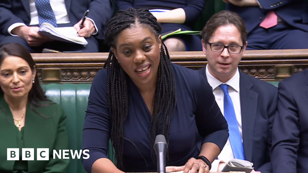PMQs: Kemi Badenoch calls on Sir Keir Starmer to resign - BBC News