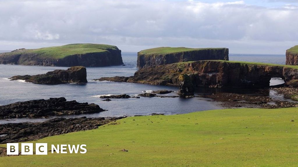 Remote island to get broadband link from space