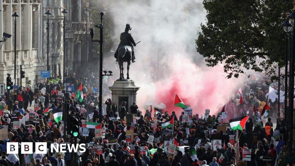 London hate crime: Worry over 'significant fracture' in communities