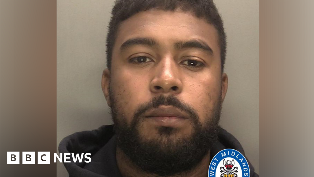 Man jailed after loaded gun seized from Wolverhampton home - BBC News