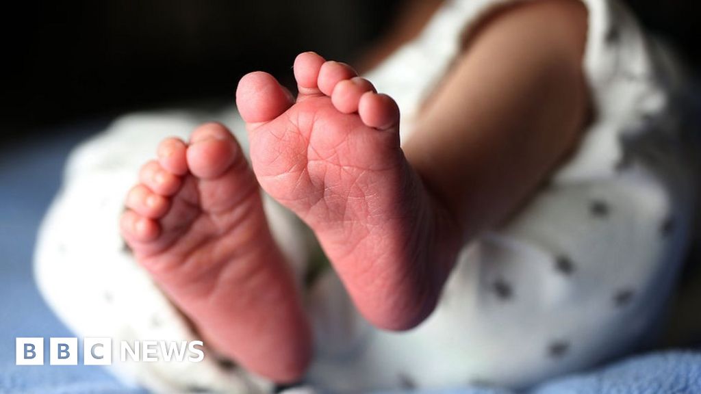Giving birth two million years ago was 'relatively easy' - BBC News