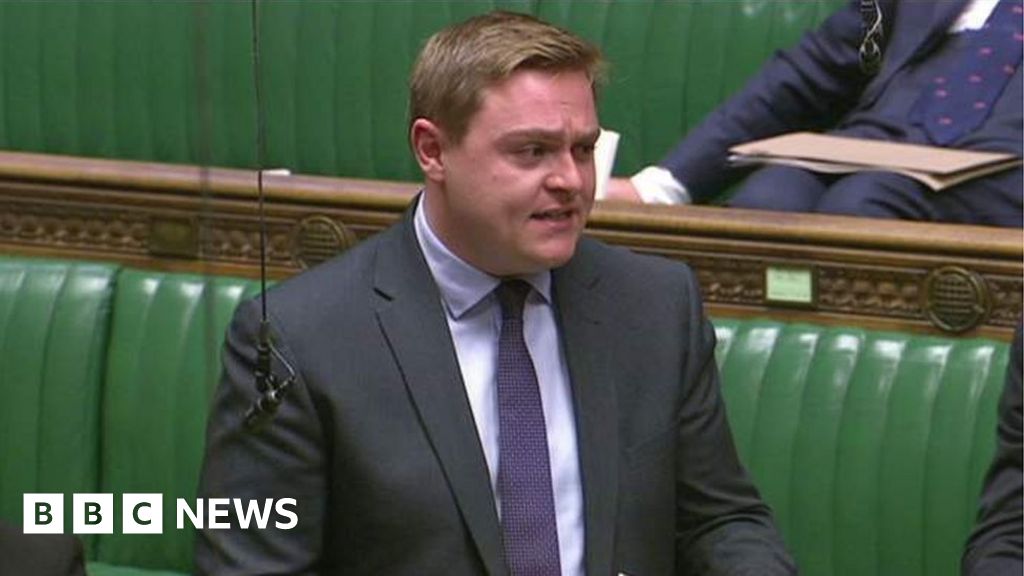 Learner drivers should take first aid course, says Will Quince MP - BBC ...