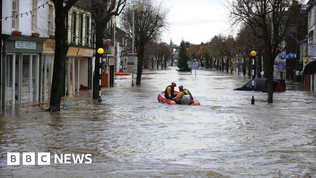 Cumbria flood, wind and rain warnings issued - BBC News