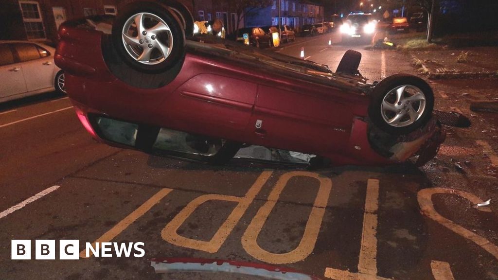 Eaton Ford learner driver 'crashed into lamppost and flipped car' - BBC ...