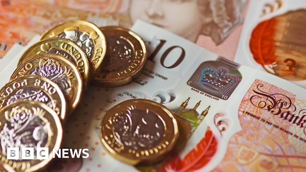 Pound remains close to post-Brexit high - BBC News