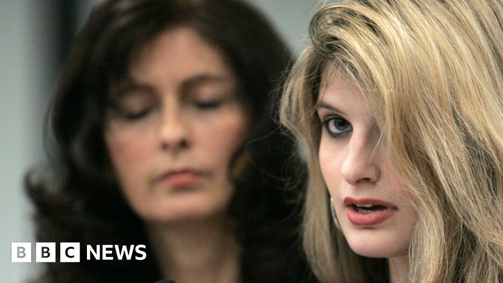 As a child Alicia was abducted by a man she met online - BBC News