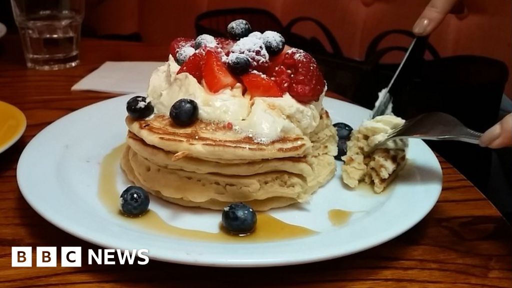 Why the battle for breakfast is hotting up - BBC News