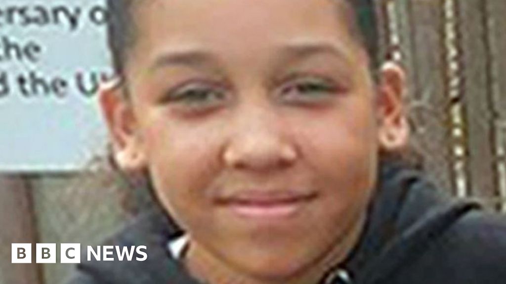 Kyra Hill death: Dad distressed over water park reopening - BBC News