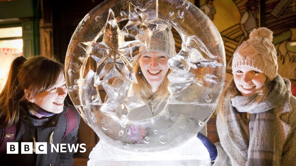 York hosts UK's largest ice trail for Christmas Festival