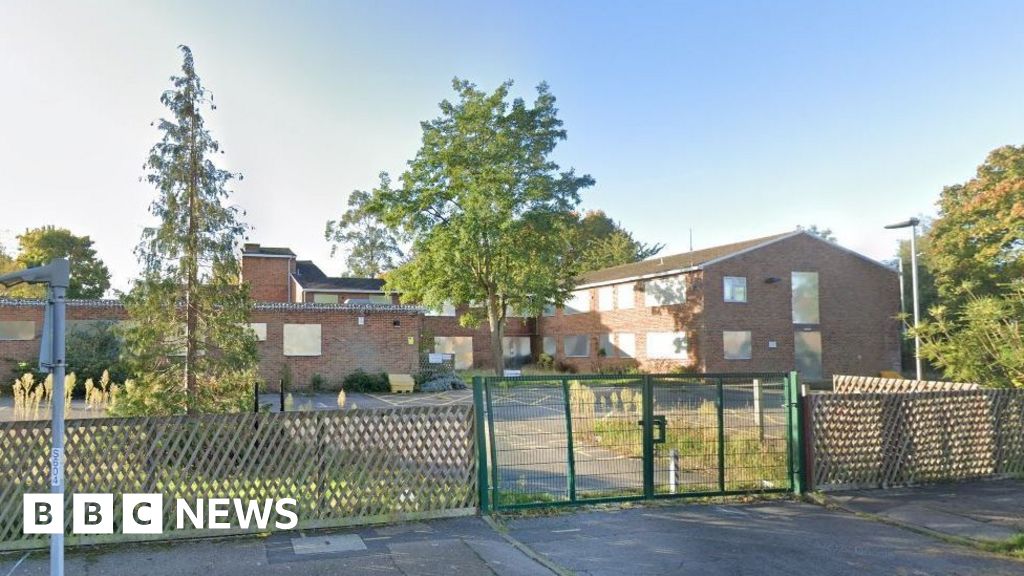 Reading council commits nearly £30m to build homes - BBC News