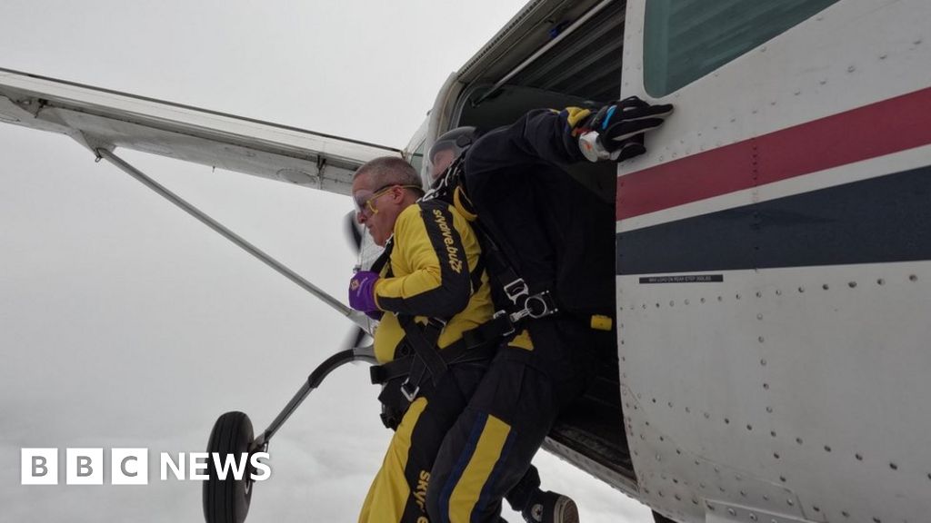 Nottinghamshire man with MND completes 'terrifying' 15,000ft skydive ...