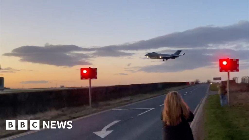 Sentinel spy plane makes last flight from RAF Waddington - BBC News