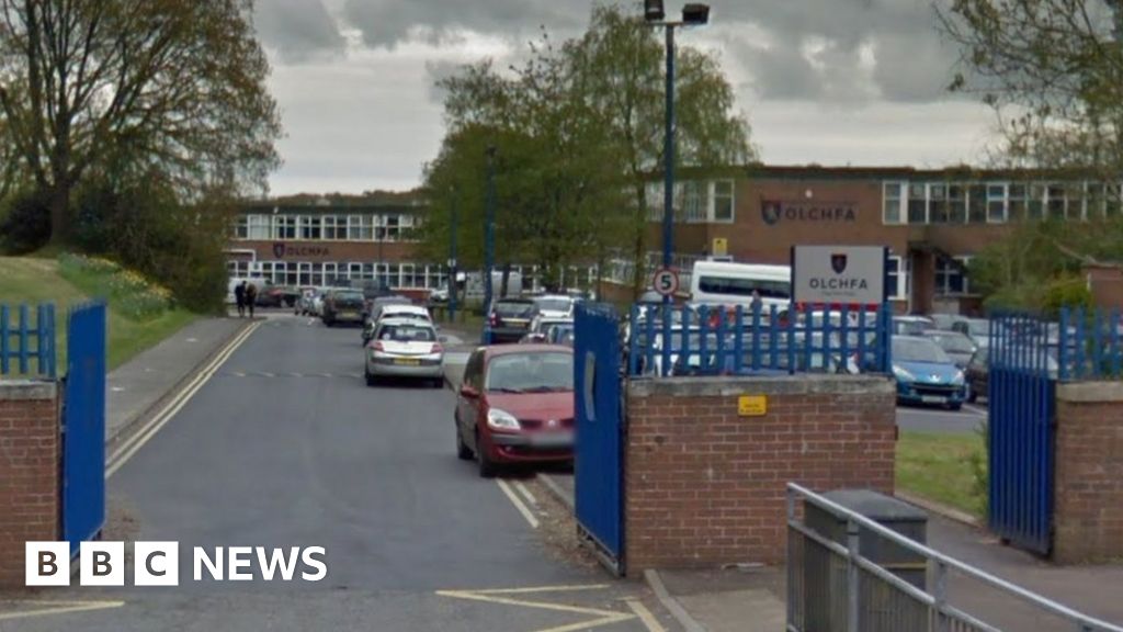 Olchfa Comprehensive teacher gets 15-month teaching ban - BBC News