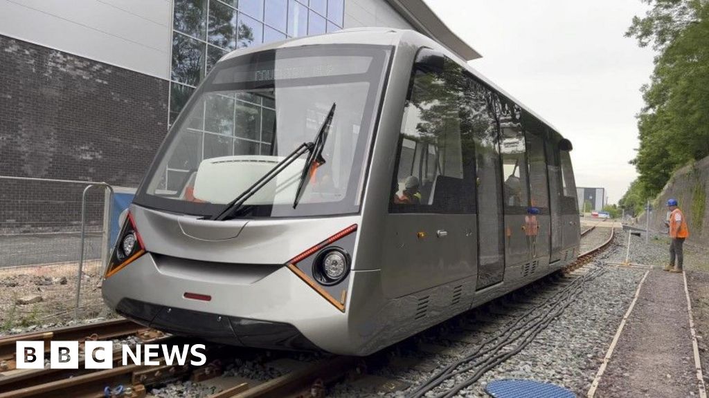 Coventry Very Light Rail system moves towards on-road tests
