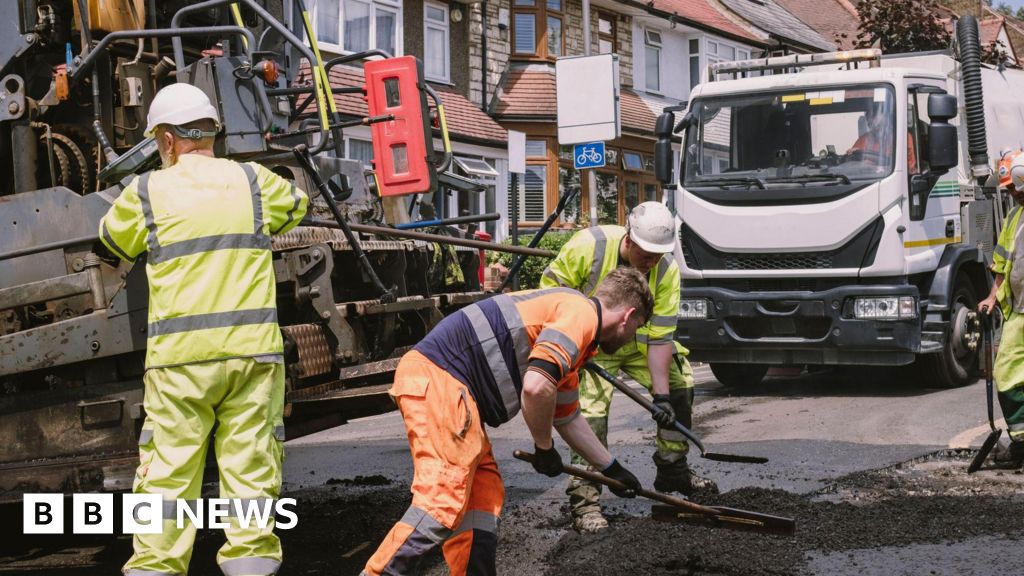 West Sussex County Council: Workers subjected to increased abuse - BBC News