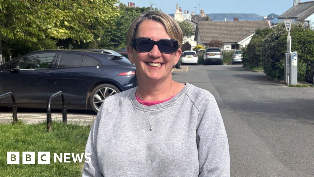 Cornwall private car parks are a bad look - councillor - BBC News