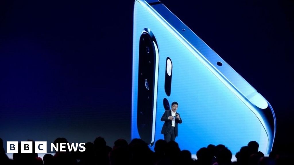 Huawei shows off flagship camera phone - BBC News