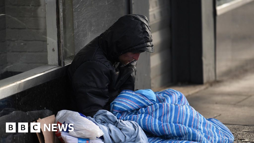 Rough sleeping: London figures hit record high - BBC News