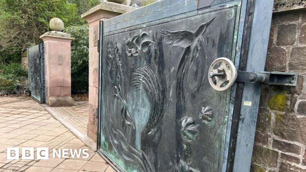 Flood gate closure delay may have led to Perth property damage - BBC News