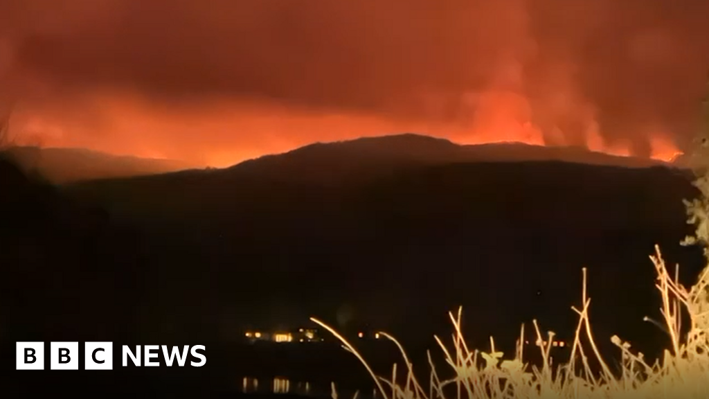 Extreme wildfire warning issued after Highland blaze - BBC News