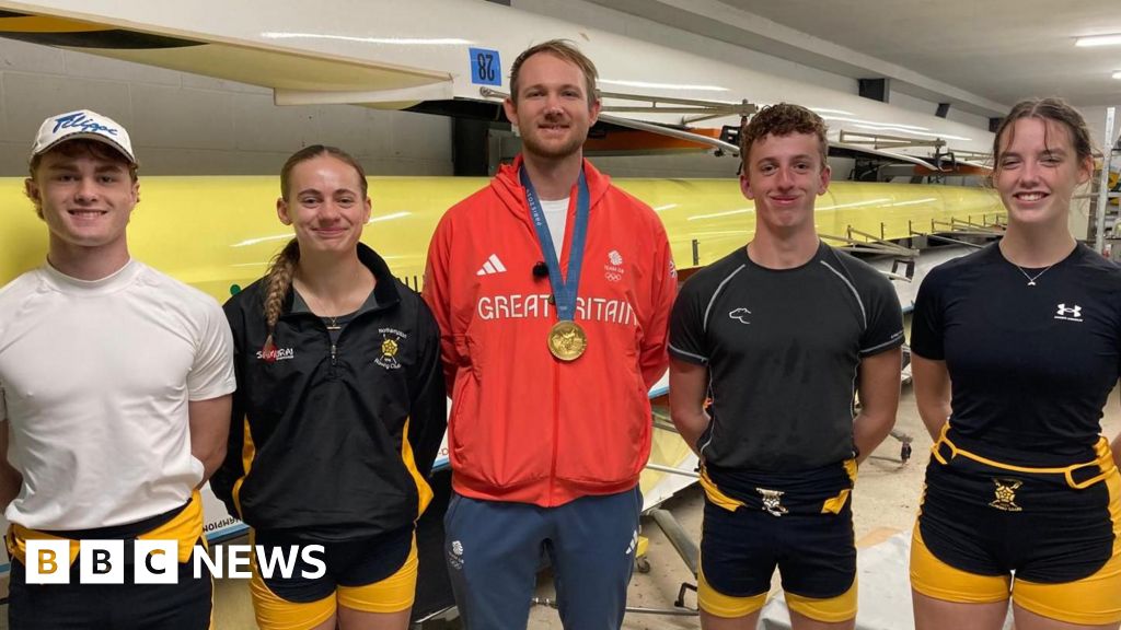 Champion rower James Rudkin returns to former Northampton club - BBC News