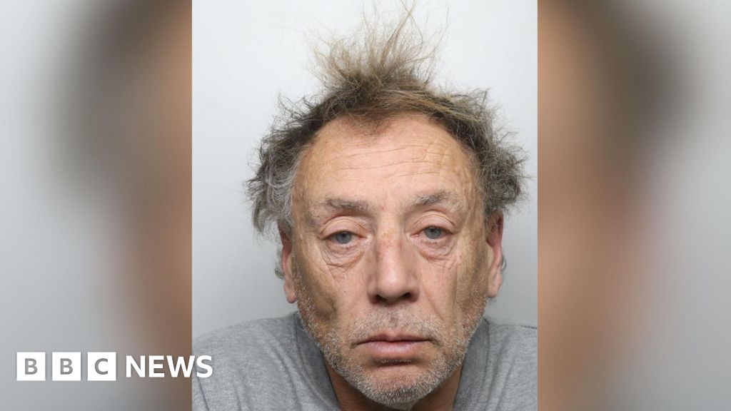 Leeds man jailed for life for strangling partner to death - BBC News